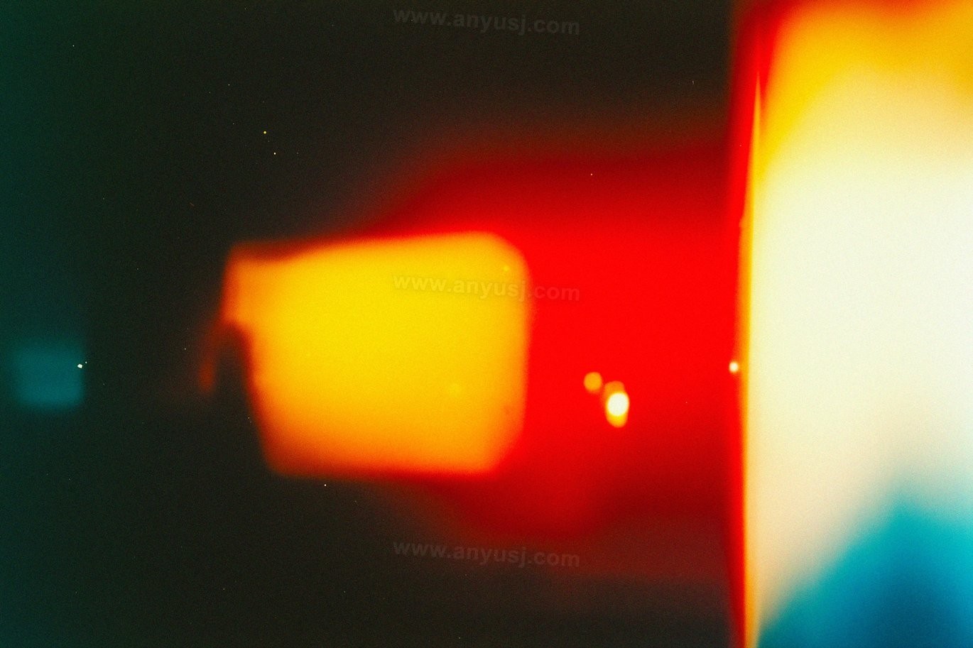 6款抽象夜晚灯光光芒光晕漏光背景叠加肌理图片Analog Light Leak Textures - 安鱼设计资源丨优质平面设计资源共享站